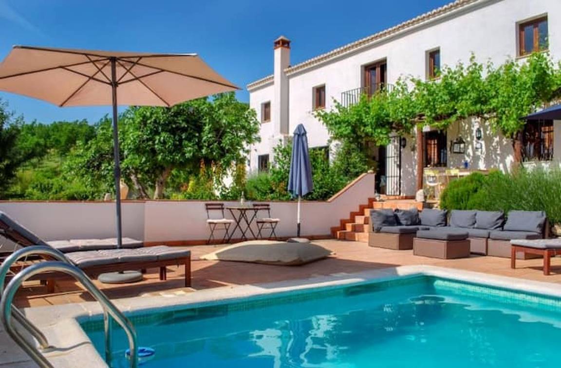 240 M² Casa De Campo ∙ 4 Habitaciones ∙ 10 Huéspedes - Montefrío