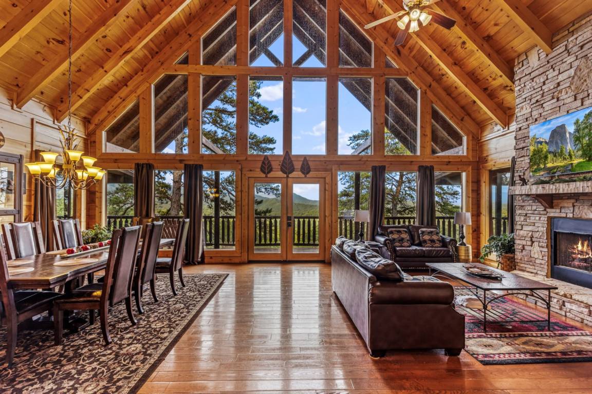 381 M² Cabin ∙ 4 Bedrooms ∙ 13 Guests - Douglas Lake, TN