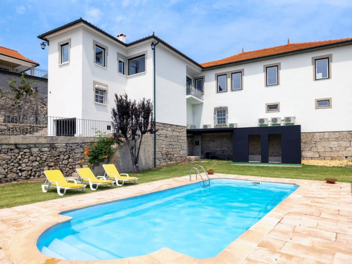 350 M² Cottage ∙ 6 Bedrooms ∙ 13 Guests - Portugal