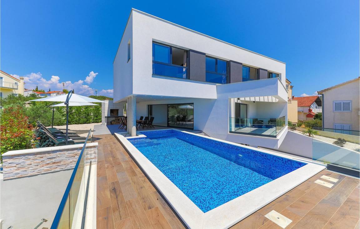 247 M² House ∙ 5 Bedrooms ∙ 10 Guests - Trogir