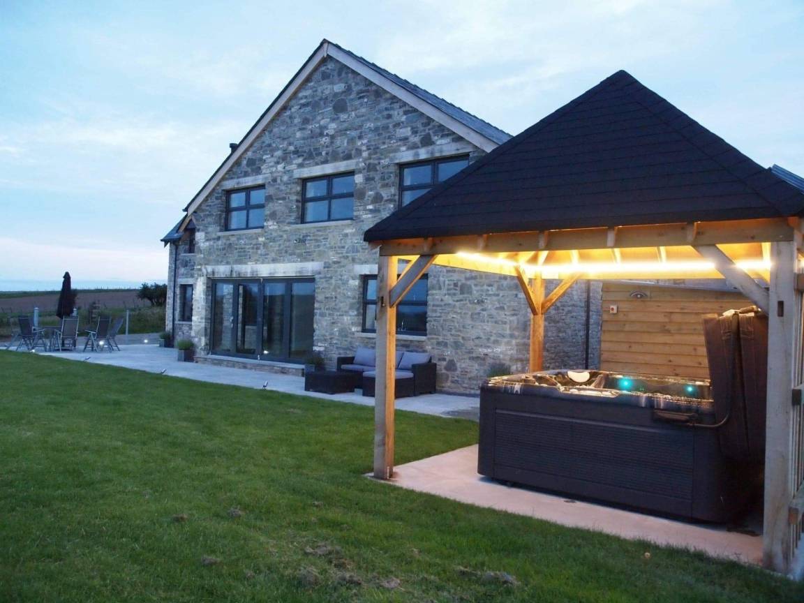 Cottage ∙ 5 Bedrooms ∙ 10 Guests - Hay-on-Wye