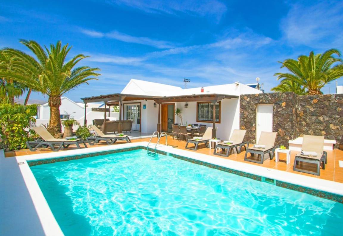 80 M² Villa ∙ 3 Bedrooms ∙ 6 Guests - Puerto del Carmen
