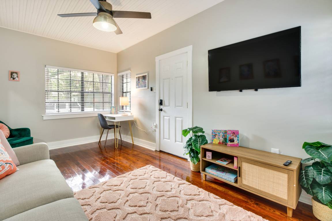 74 M² House ∙ 1 Bedroom ∙ 2 Guests - Camping World Stadium - Orlando