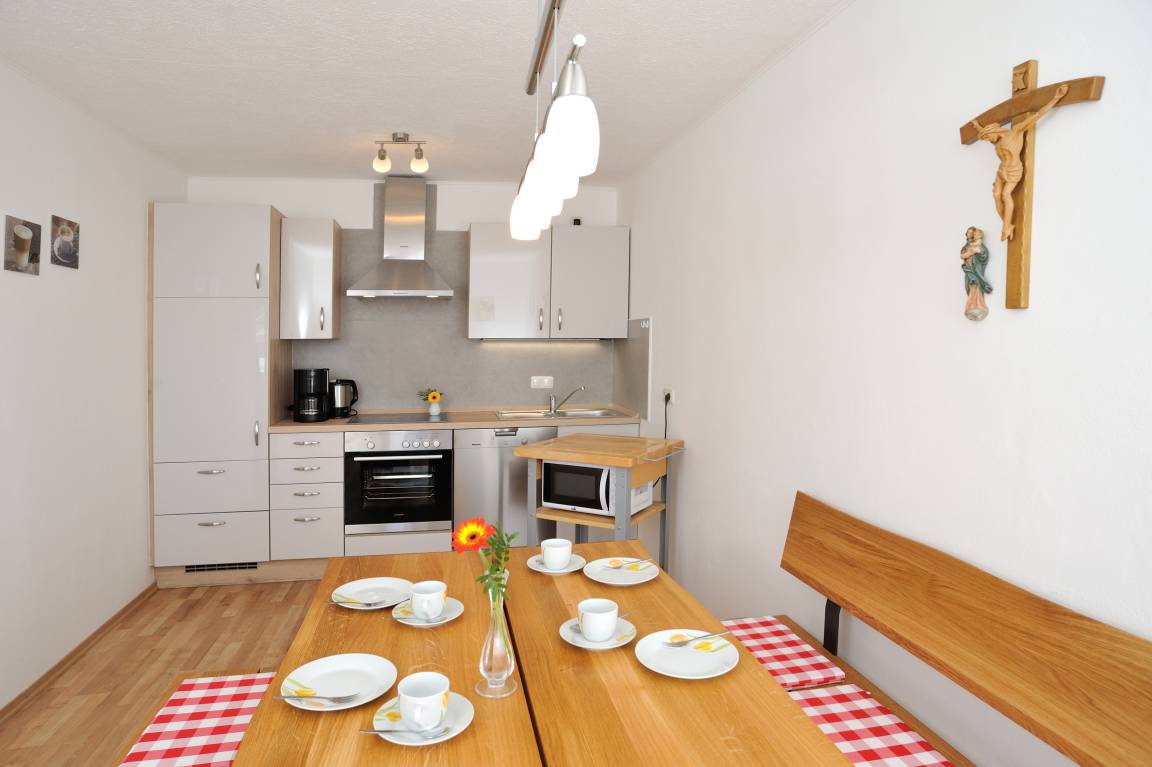 95 M² Ferienwohnung ∙ 2 Schlafzimmer ∙ 5 Gäste - Riedenburg