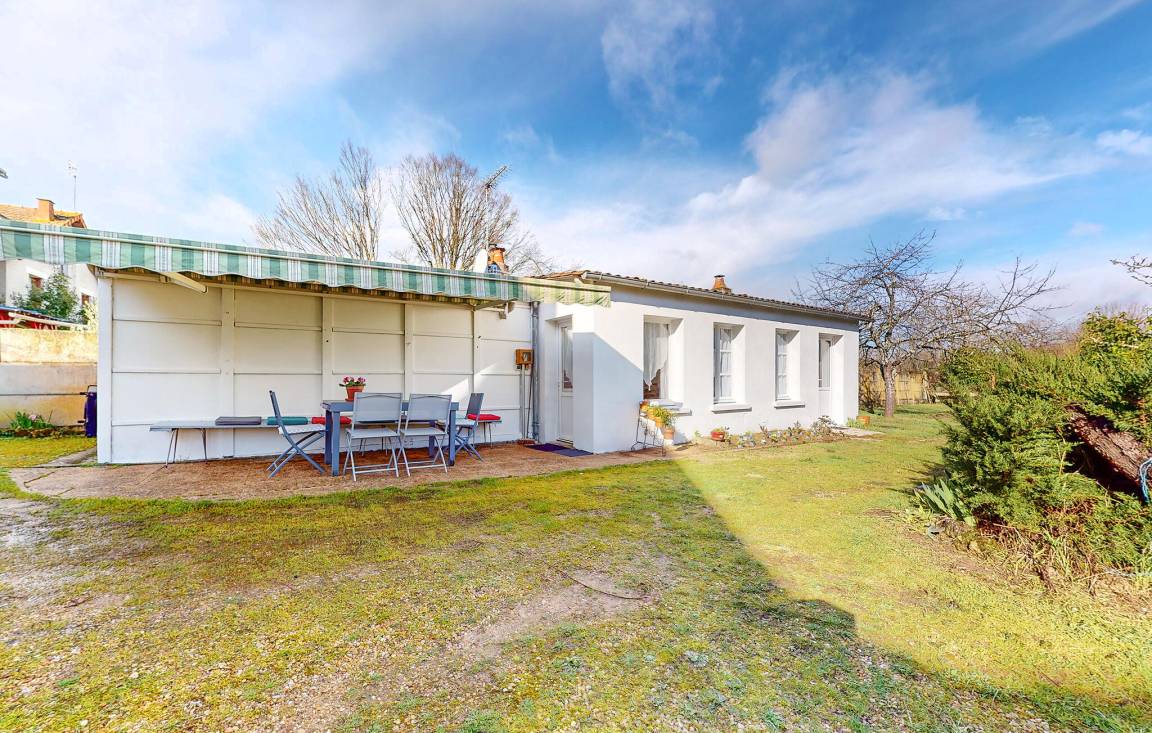 38 M² Huis ∙ 1 Slaapkamer ∙ 4 Gasten - Montmorillon