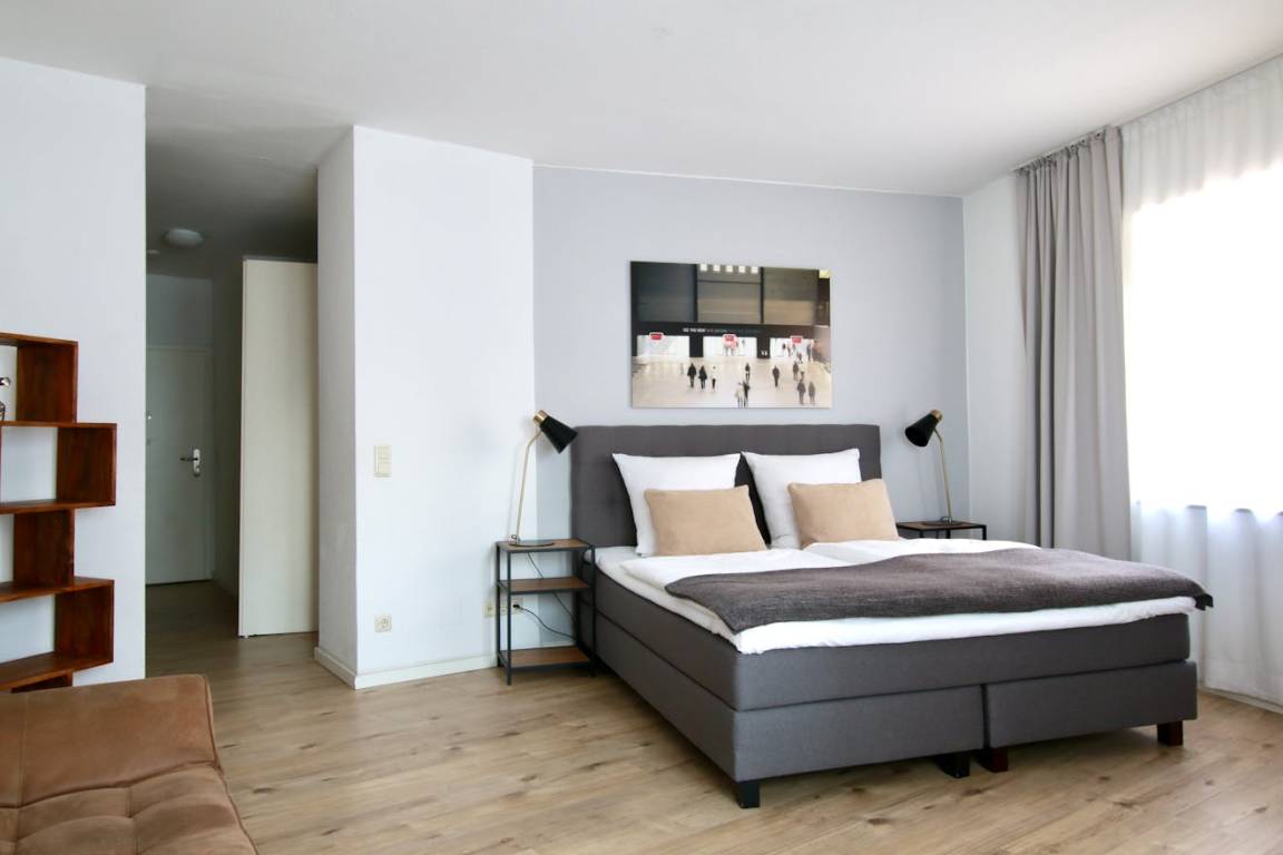 38 M² Ferienwohnung ∙ 2 Gäste - Köln
