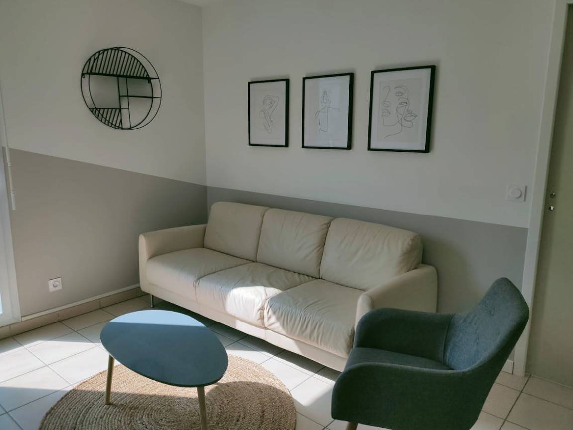 65 M² Private Room ∙ 1 Bedroom ∙ 1 Guest - Grenoble