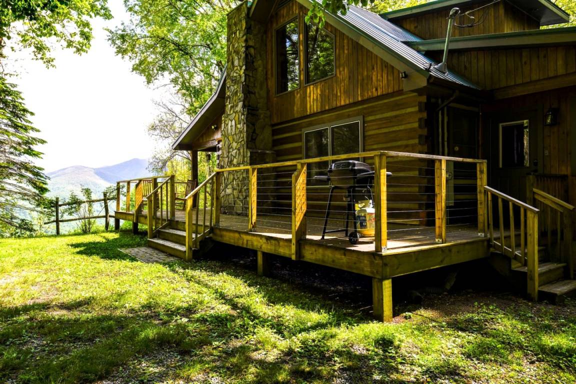 Casa ∙ 3 Habitaciones ∙ 8 Huéspedes - Sylva, NC