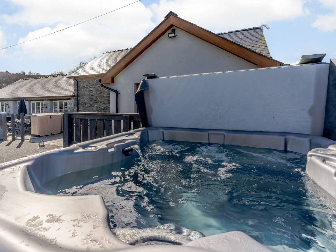 Cottage ∙ 2 Bedrooms ∙ 4 Guests - Lampeter