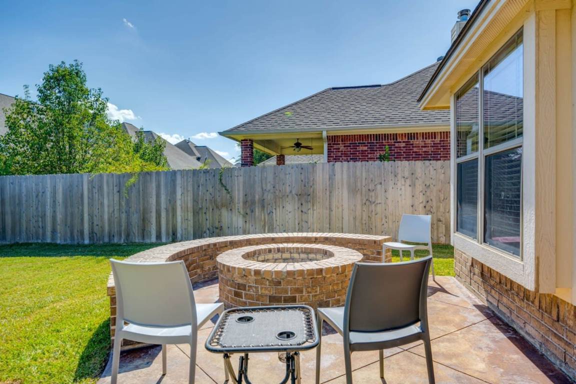House ∙ 4 Bedrooms ∙ 16 Guests - College Station, TX