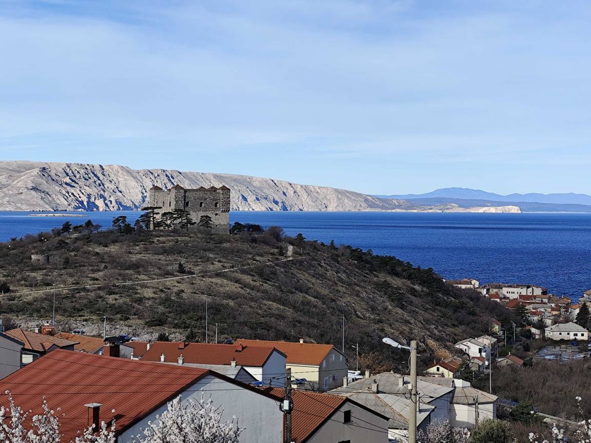 90 M² Apartment ∙ 3 Bedrooms ∙ 7 Guests - Senj