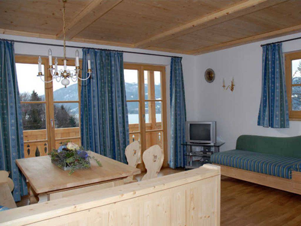63 M² Apartment ∙ 2 Bedrooms ∙ 4 Guests - Tegernsee
