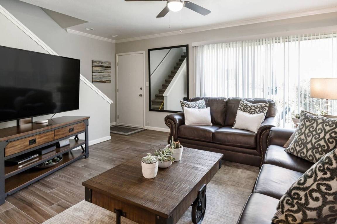 Apartment ∙ 2 Bedrooms ∙ 6 Guests - Scottsdale, AZ