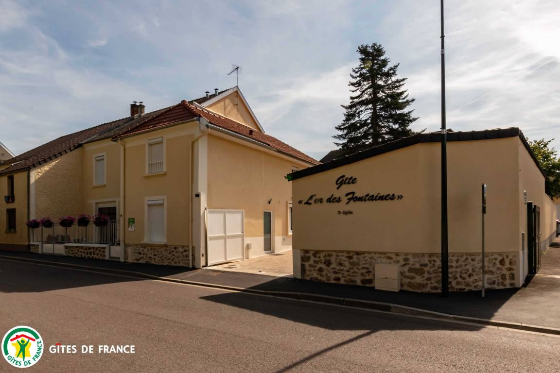 240 M² Gîte ∙ 7 Chambres ∙ 13 Personnes - Marne