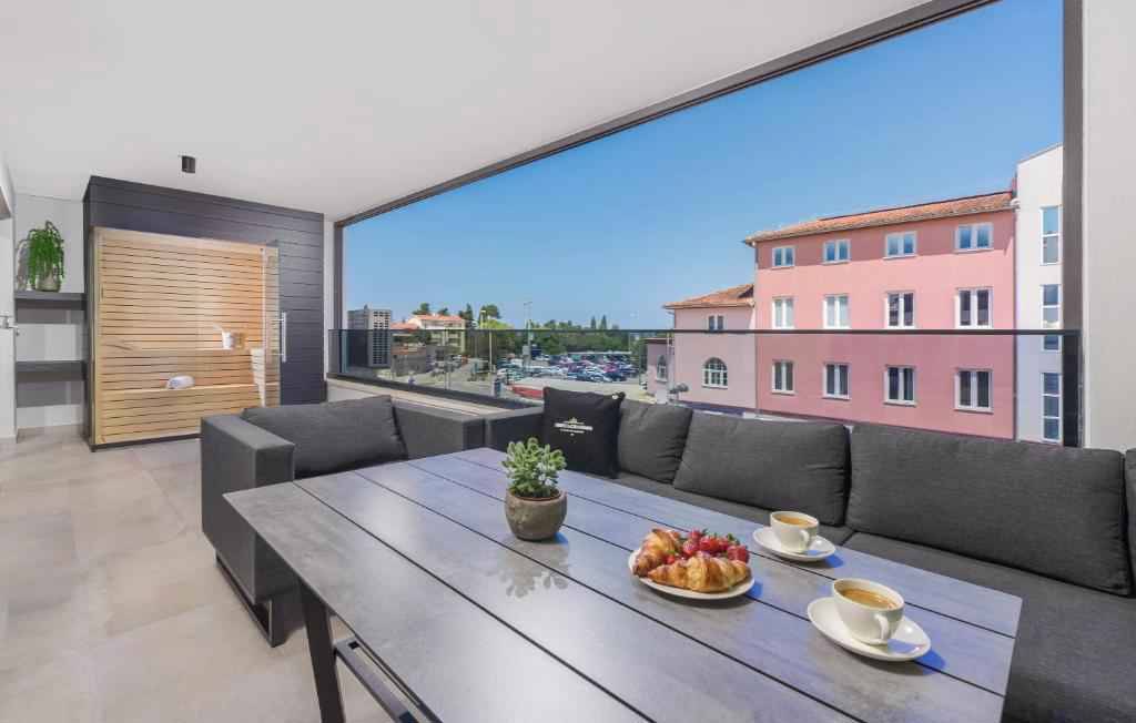 82 M² Apartment ∙ 2 Bedrooms ∙ 4 Guests - Poreč
