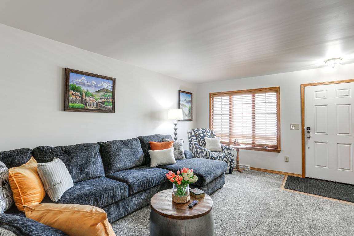 86 M² Apartment ∙ 2 Bedrooms ∙ 5 Guests - DuBois, PA