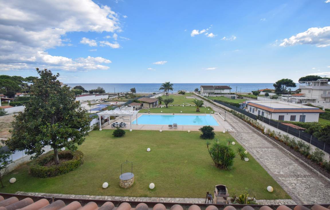 350 M² House ∙ 6 Bedrooms ∙ 12 Guests - Terracina