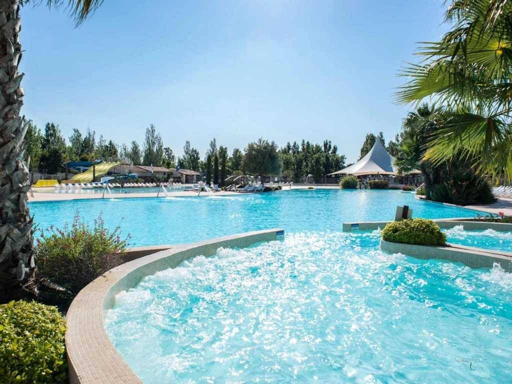 36 M² Camping ∙ 3 Bedrooms ∙ 8 Guests - Vias