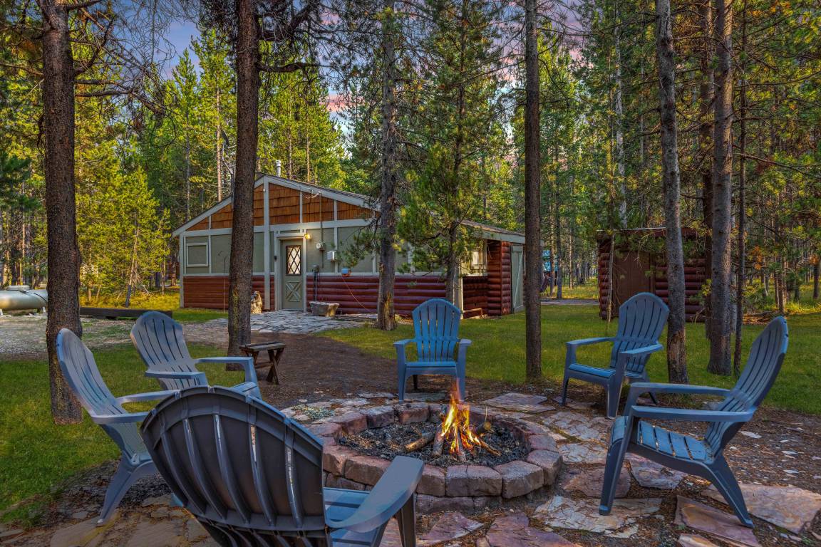 85 M² Cabin ∙ 2 Bedrooms ∙ 6 Guests - Island Park, ID