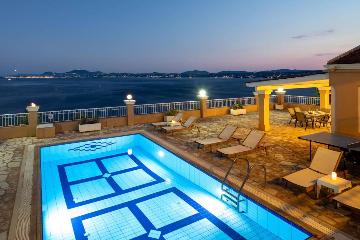 Villa ∙ 3 Bedrooms ∙ 6 Guests - Korfu