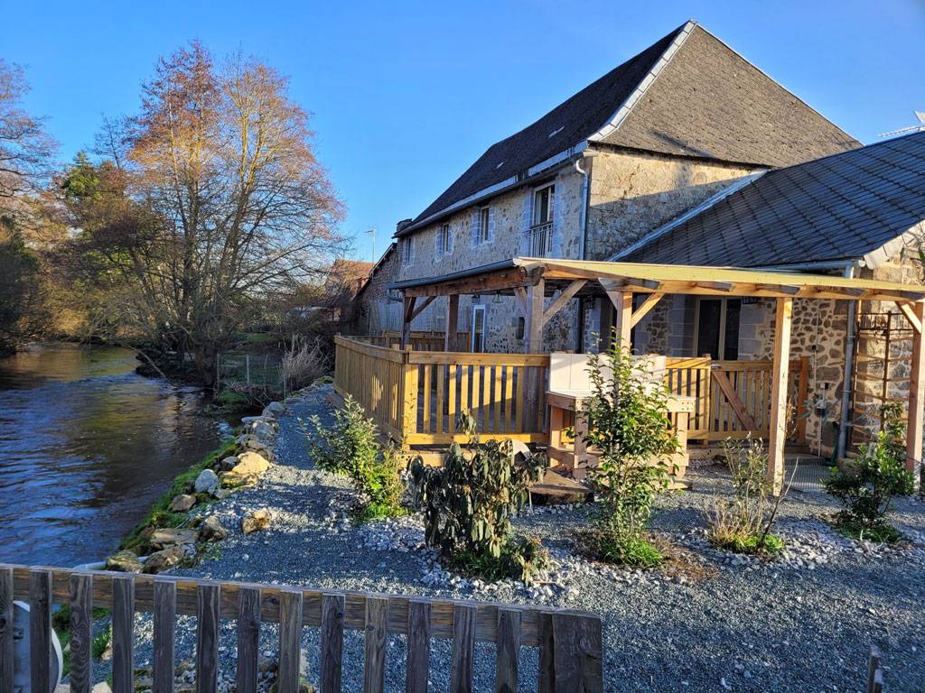 290 M² Gîte ∙ 6 Chambres ∙ 15 Personnes - Creuse