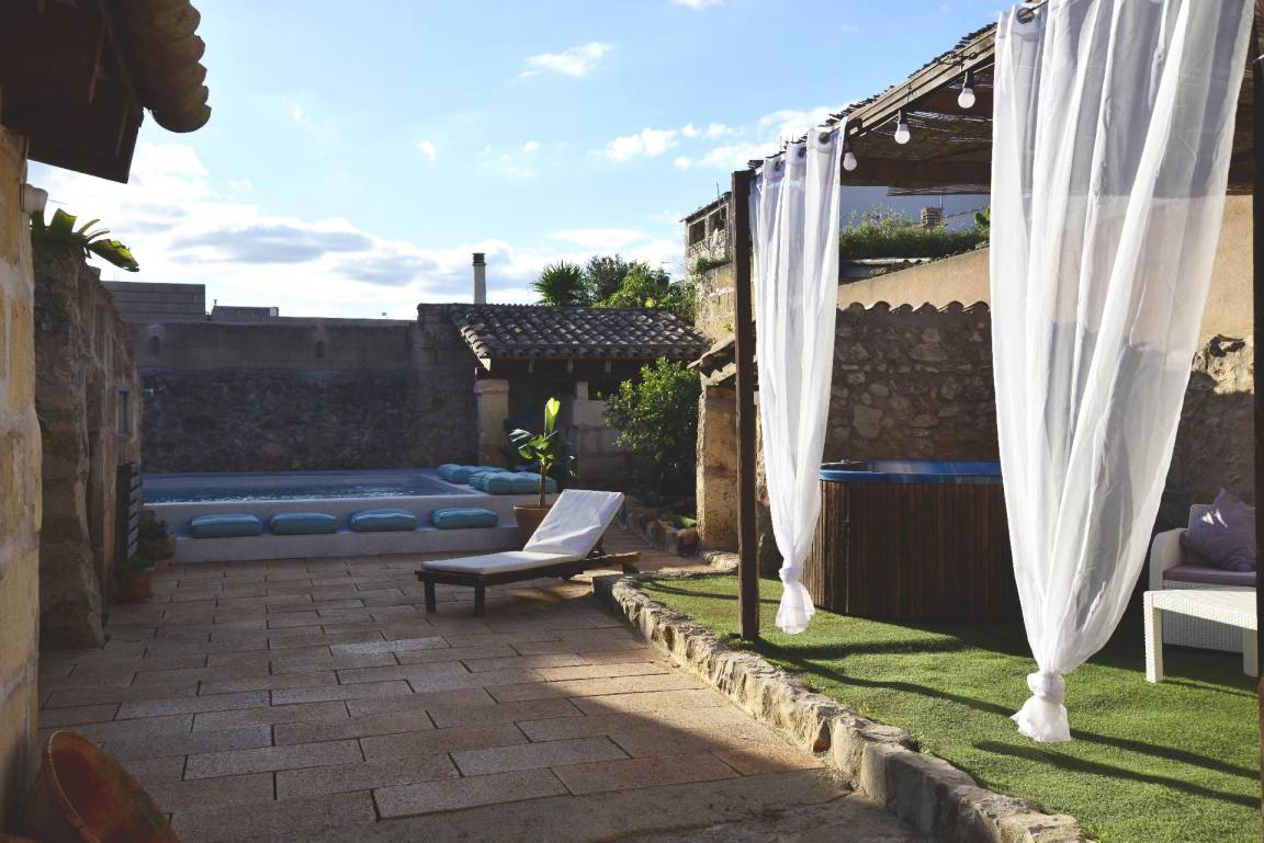 150 M² House ∙ 3 Bedrooms ∙ 6 Guests - Petra