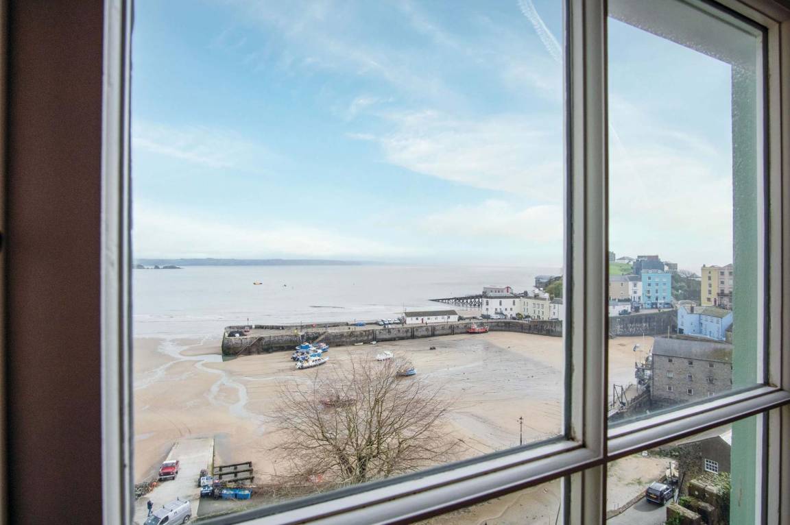 51 M² Apartment ∙ 2 Bedrooms ∙ 4 Guests - Tenby