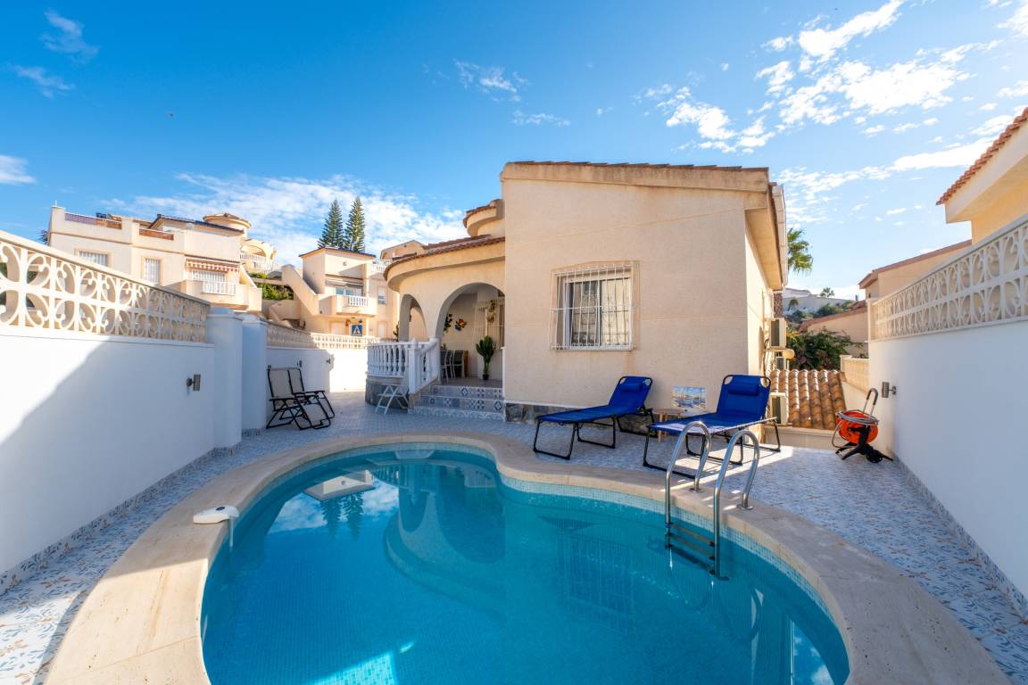 150 M² House ∙ 4 Bedrooms ∙ 8 Guests - Quesada