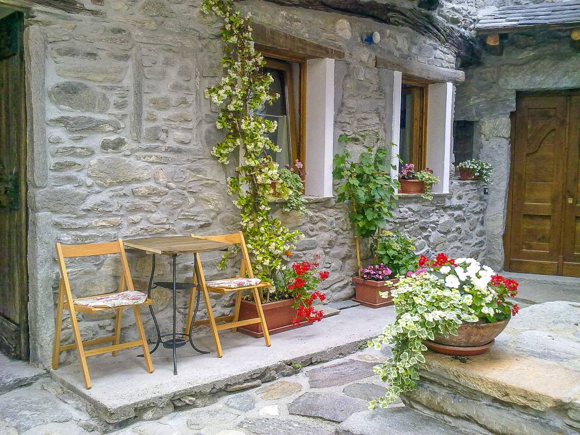 90 M² Ferienhaus ∙ 2 Schlafzimmer ∙ 5 Gäste - Cannobio