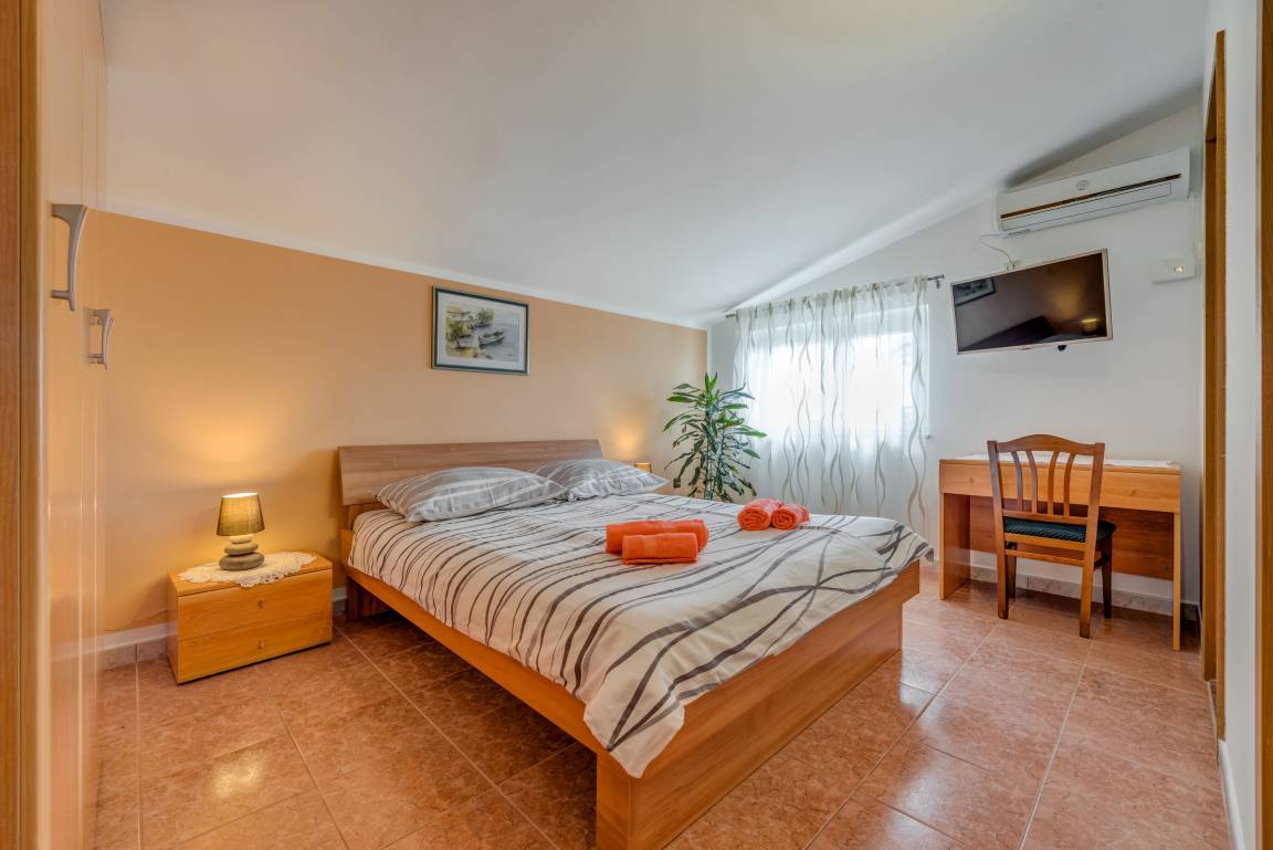 110 M² Apartment ∙ 4 Bedrooms ∙ 8 Guests - Omiš