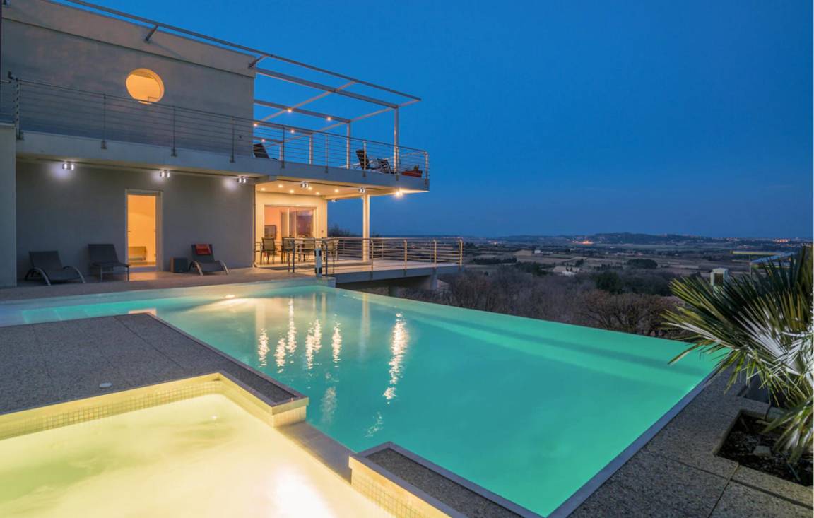 203 M² Ferienhaus ∙ 5 Schlafzimmer ∙ 12 Gäste - Département Gard