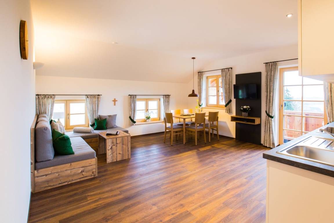 82 M² Apartment ∙ 2 Bedrooms ∙ 2 Guests - Bernau am Chiemsee