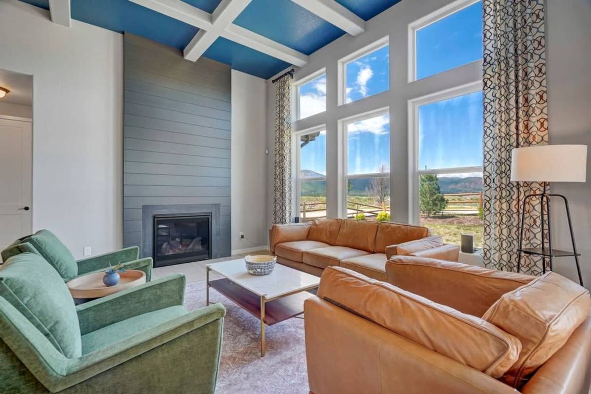House ∙ 4 Bedrooms ∙ 10 Guests - Monument Lake, Monument