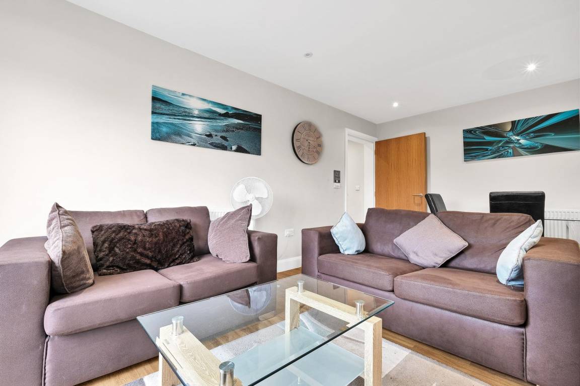 70 M² Apartment ∙ 2 Bedrooms ∙ 6 Guests - London Heathrow Airport (LHR)