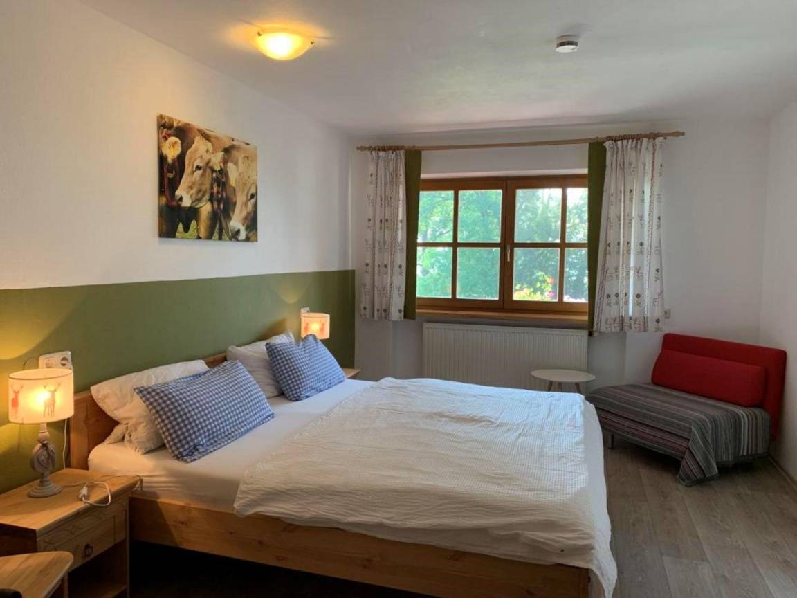 55 M² Ferienwohnung ∙ 1 Schlafzimmer ∙ 3 Gäste - Hopferau