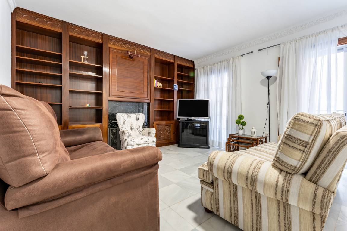 363 M² Ferienhaus ∙ 6 Schlafzimmer ∙ 14 Gäste - Mijas