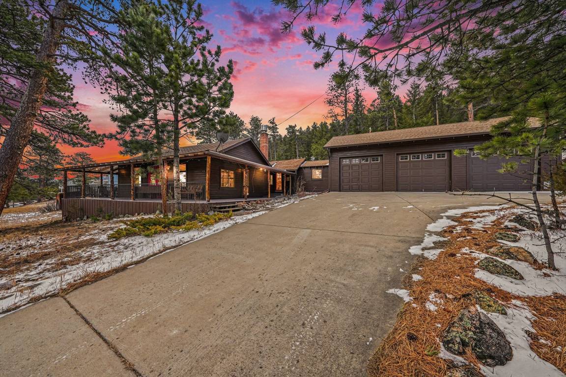 166 M² Cabin ∙ 2 Bedrooms ∙ 4 Guests - Estes Park, CO