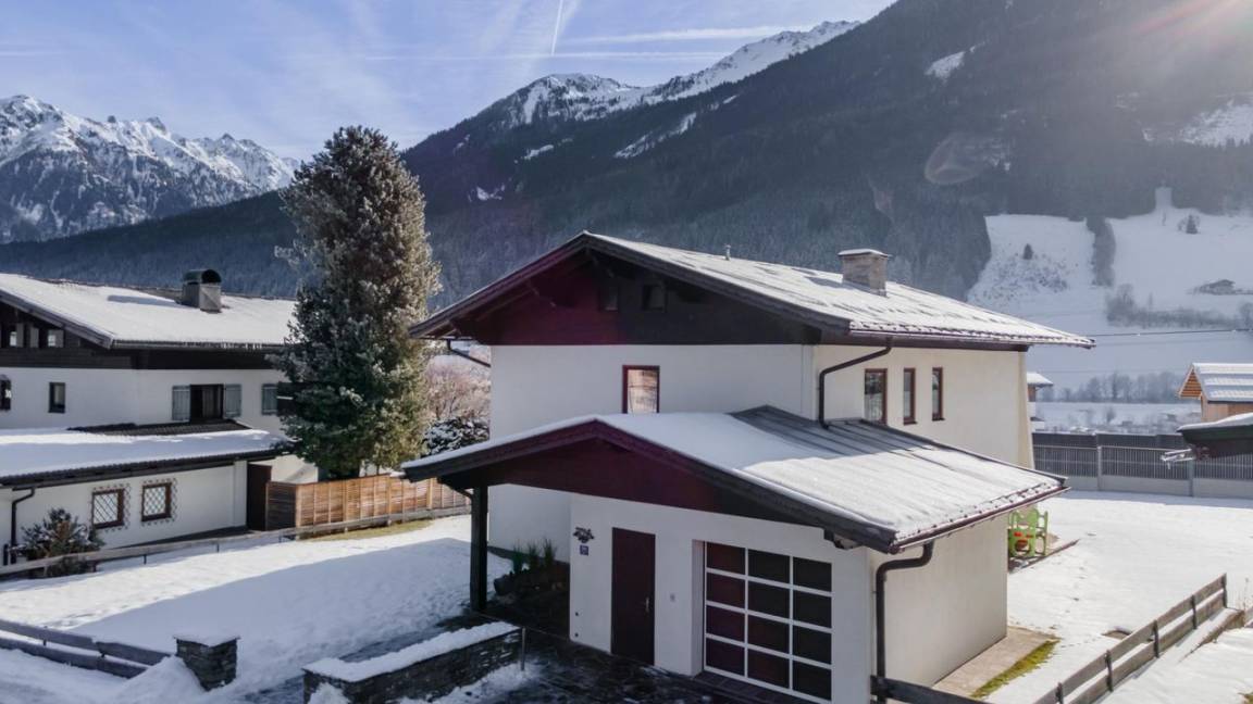 202 M² Ferienhaus ∙ 4 Schlafzimmer ∙ 8 Gäste - Neukirchen am Großvenediger