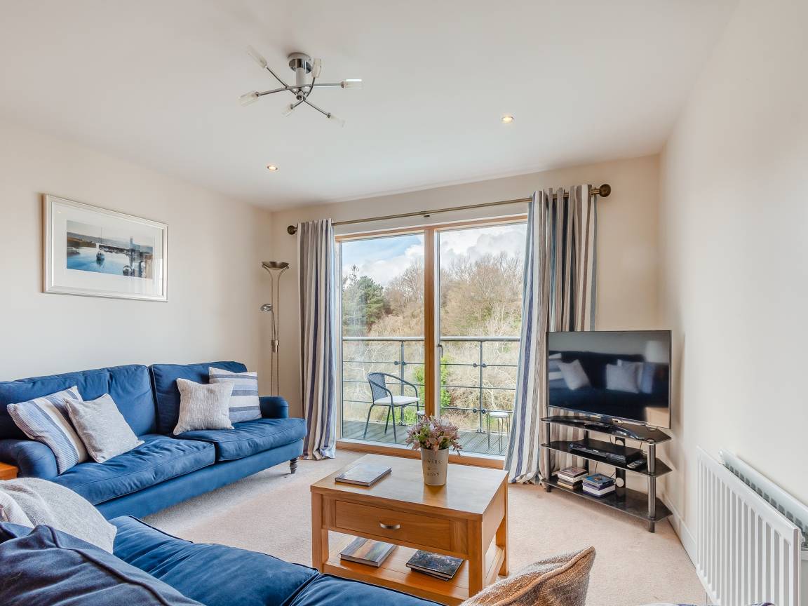 Apartment ∙ 3 Bedrooms ∙ 6 Guests - Scarborough