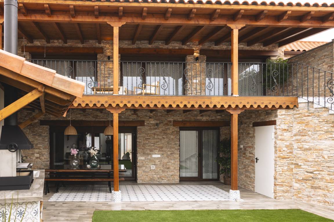 100 M² House ∙ 4 Bedrooms ∙ 8 Guests - Astorga