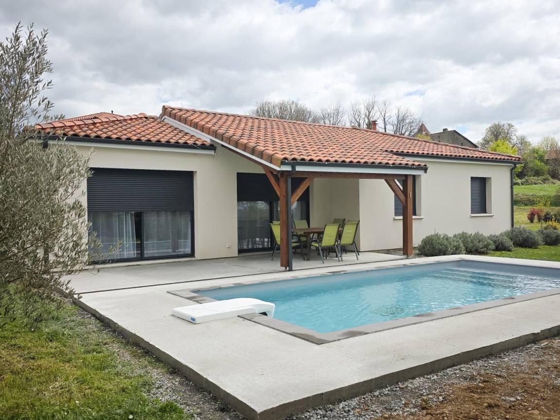 92 M² Gîte ∙ 3 Chambres ∙ 6 Personnes - Figeac