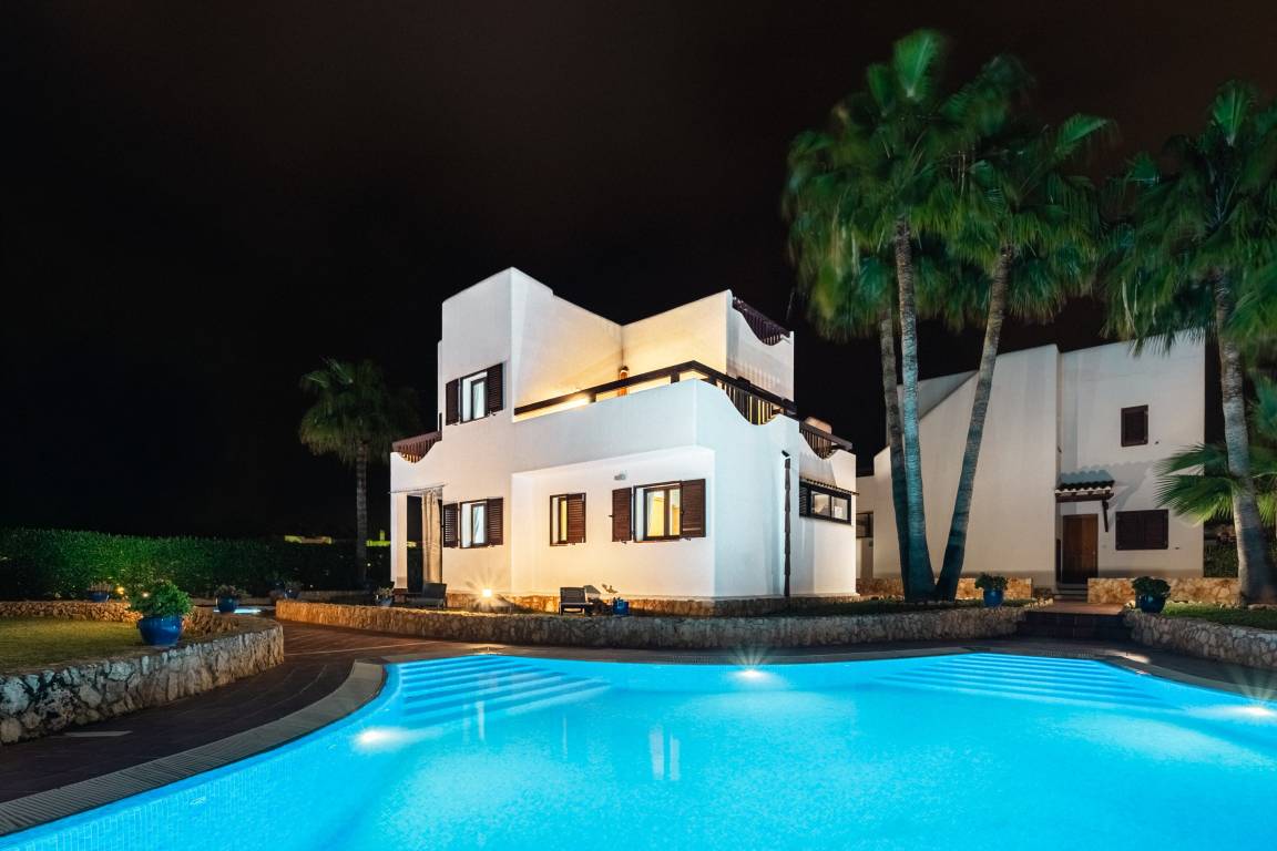 175 M² Ferienhaus ∙ 5 Schlafzimmer ∙ 10 Gäste - Cala d’Or