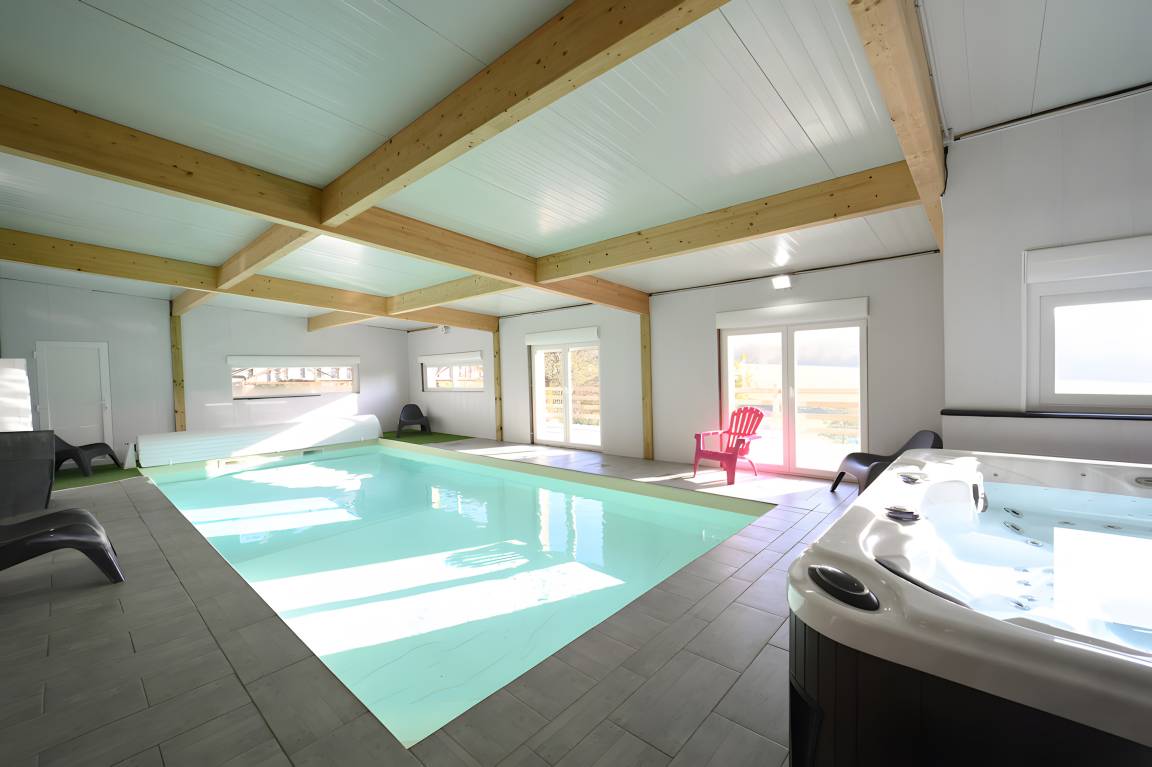 400 M² Hus ∙ 6 Sovrum ∙ 15 Gäster - Ardennen