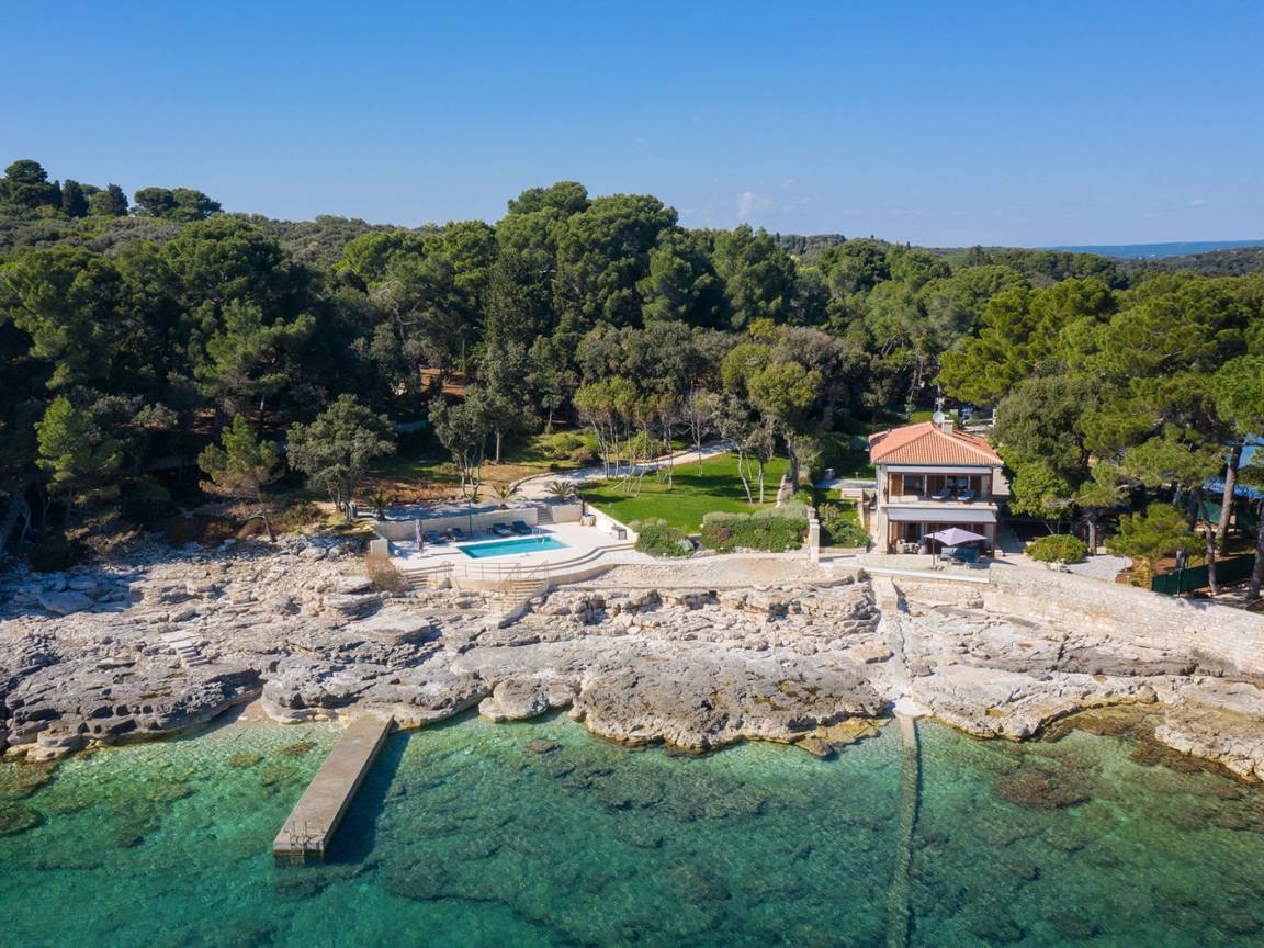 200 M² House ∙ 2 Bedrooms ∙ 4 Guests - Peroj