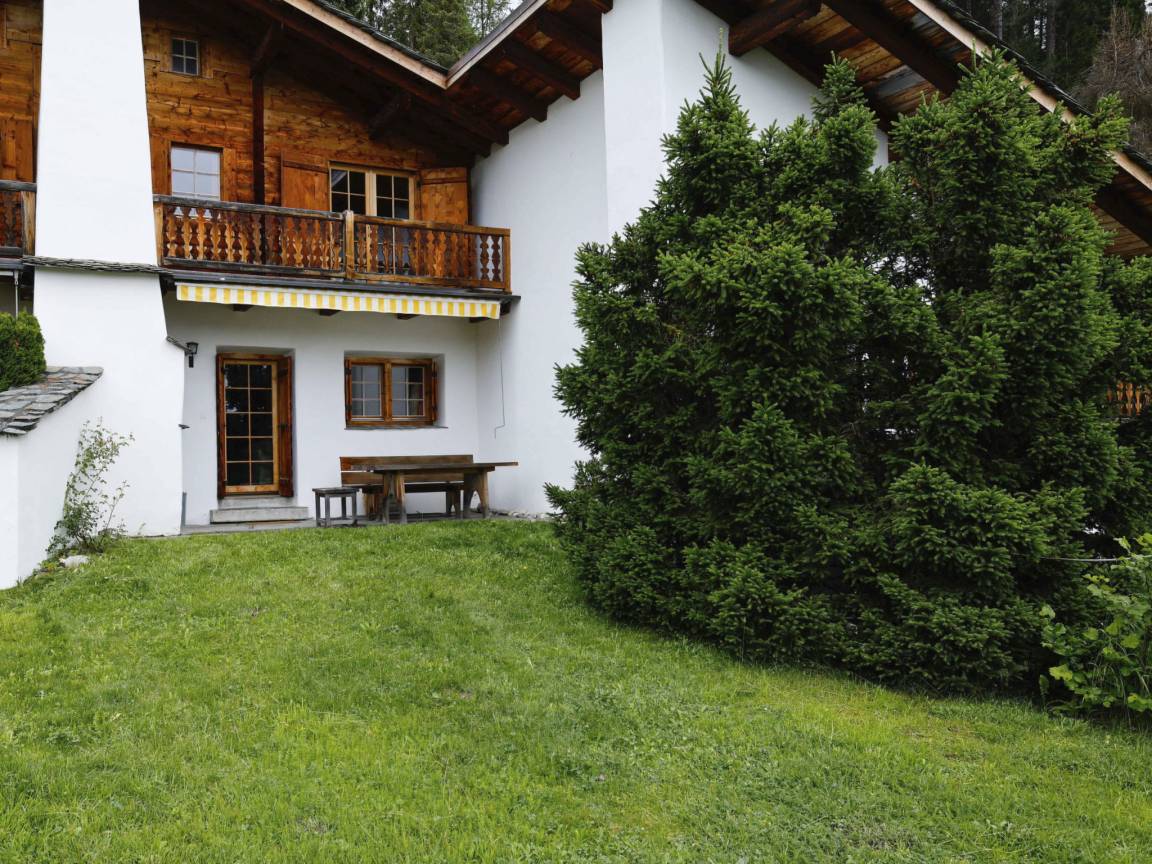 140 M² Ferienhaus ∙ 1 Schlafzimmer ∙ 8 Gäste - Flims