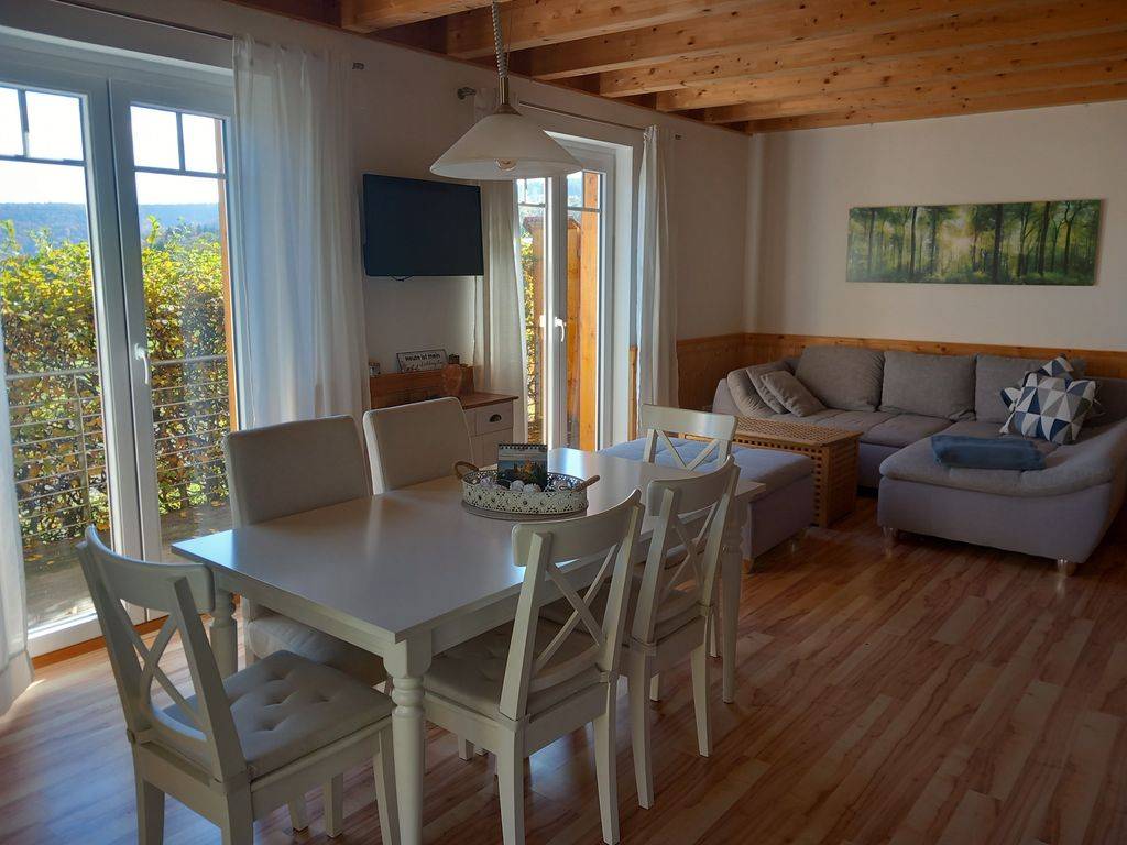 90 M² Ferienhaus ∙ 2 Schlafzimmer ∙ 4 Gäste - Frankenau