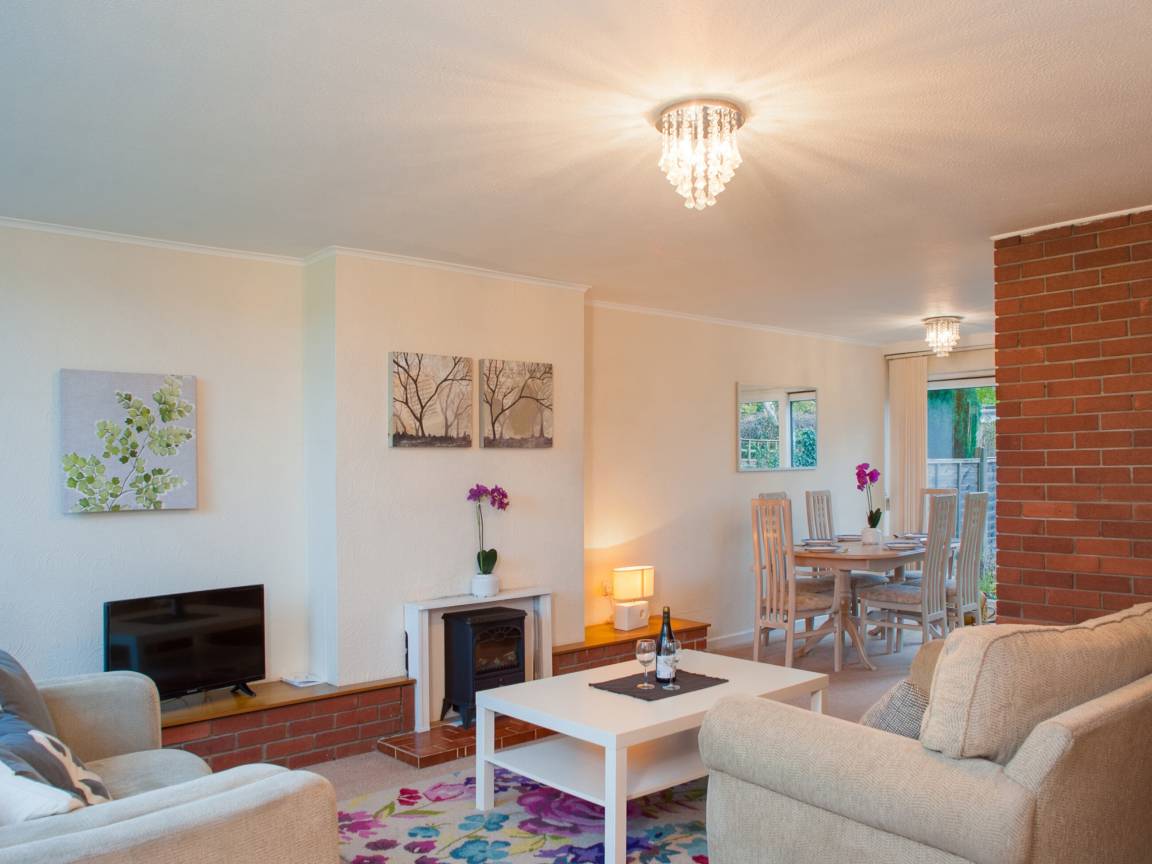 Cottage ∙ 3 Bedrooms ∙ 5 Guests - Bristol