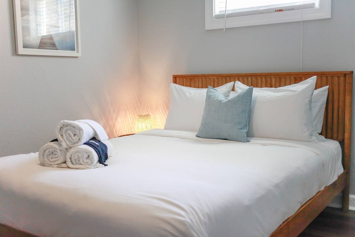 Apartment ∙ 2 Bedrooms ∙ 4 Guests - Norfolk, VA