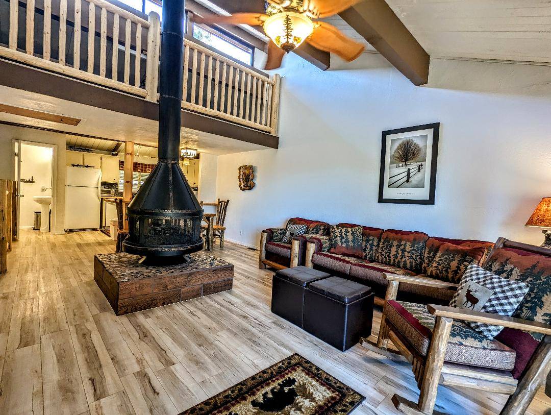111 M² House ∙ 2 Bedrooms ∙ 5 Guests - Big Bear Lake, CA