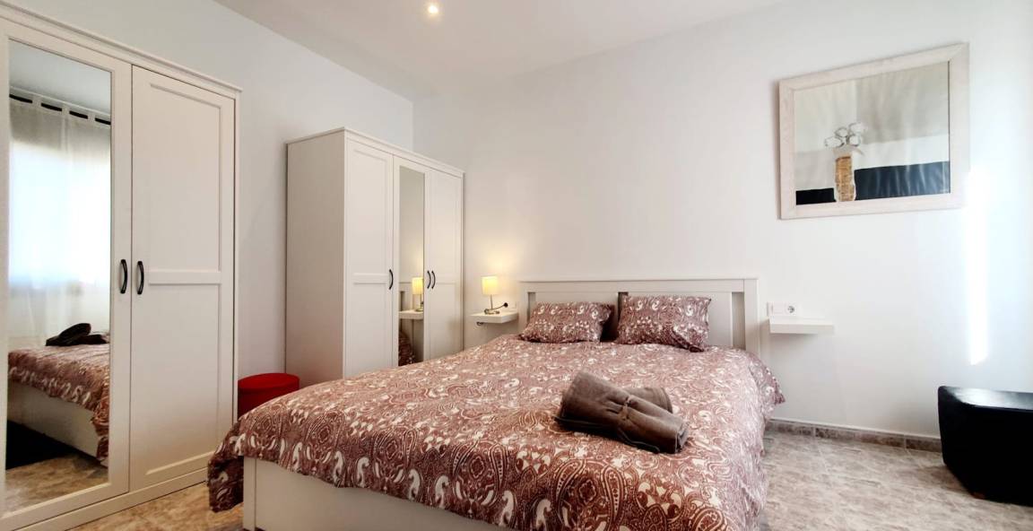 65 M² Apartamento ∙ 3 Habitaciones ∙ 3 Huéspedes - Sabadell